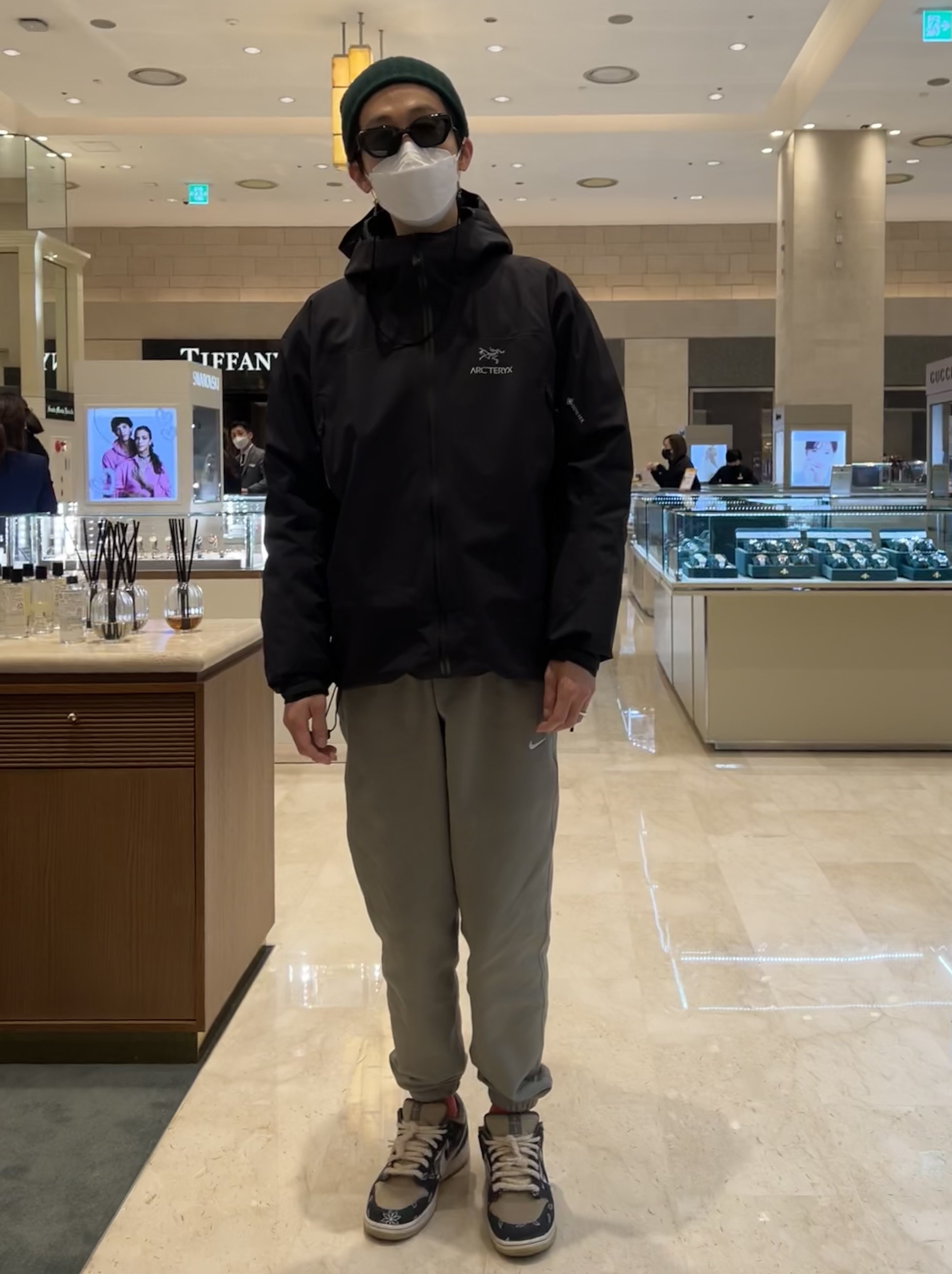 escudo83 (@o4taxl) 님의 게시물 | KREAM