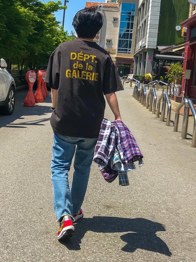 🐛 (@zi_ne) 님의 게시물 | KREAM