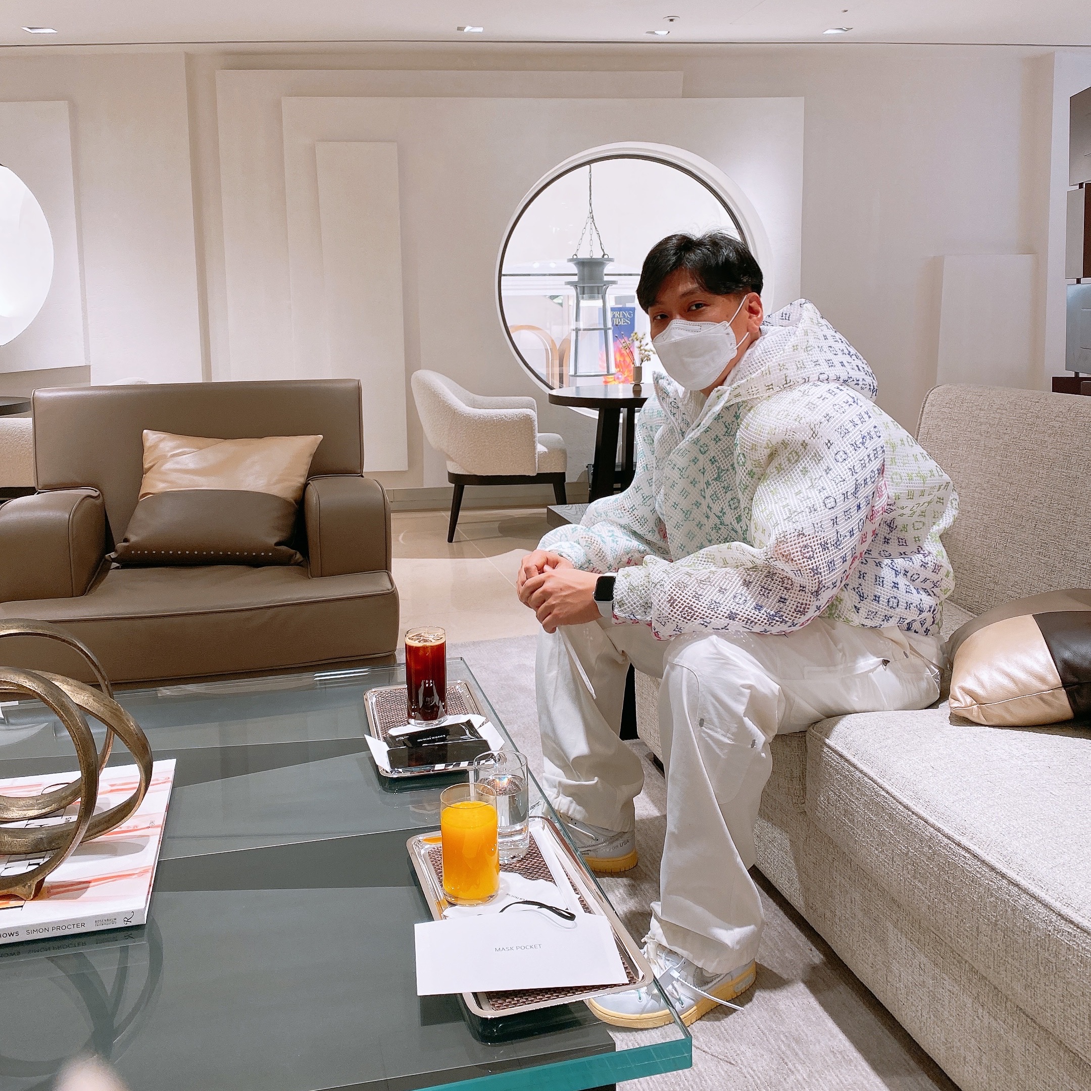 우쓰 (@woos_k) 님의 게시물 | KREAM