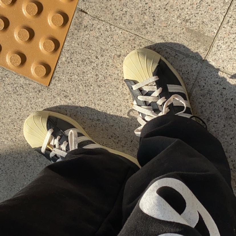 신발💛 (@heeee_) 님의 게시물 | KREAM