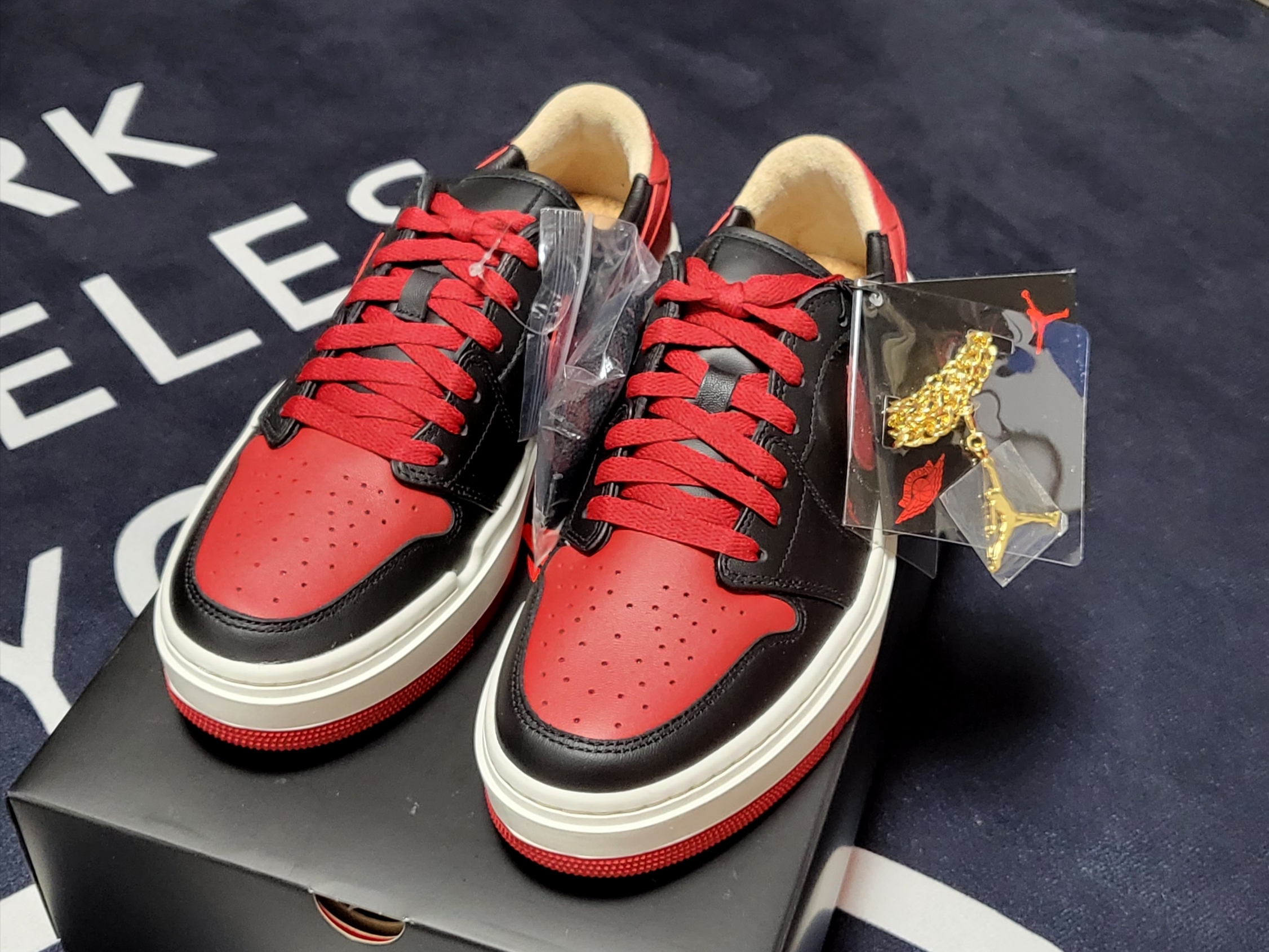 TRACO (@traco) 님의 게시물 | KREAM