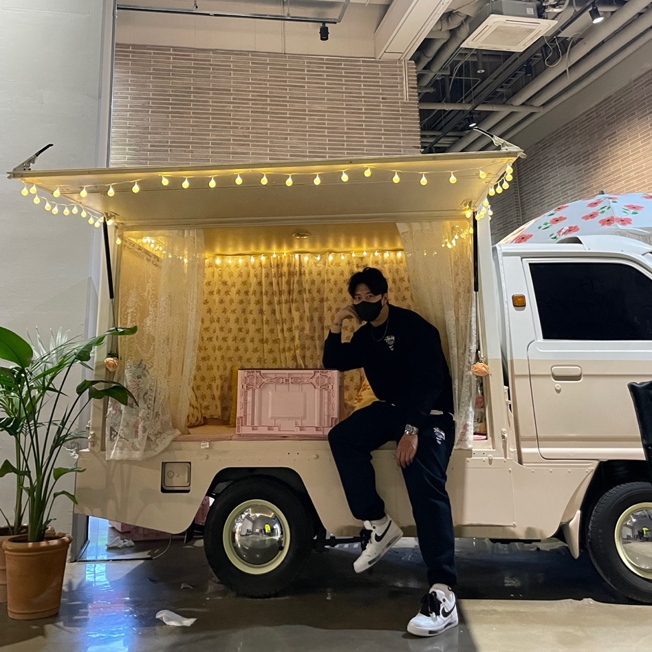 (@_jnkkk) 님의 게시물 | KREAM