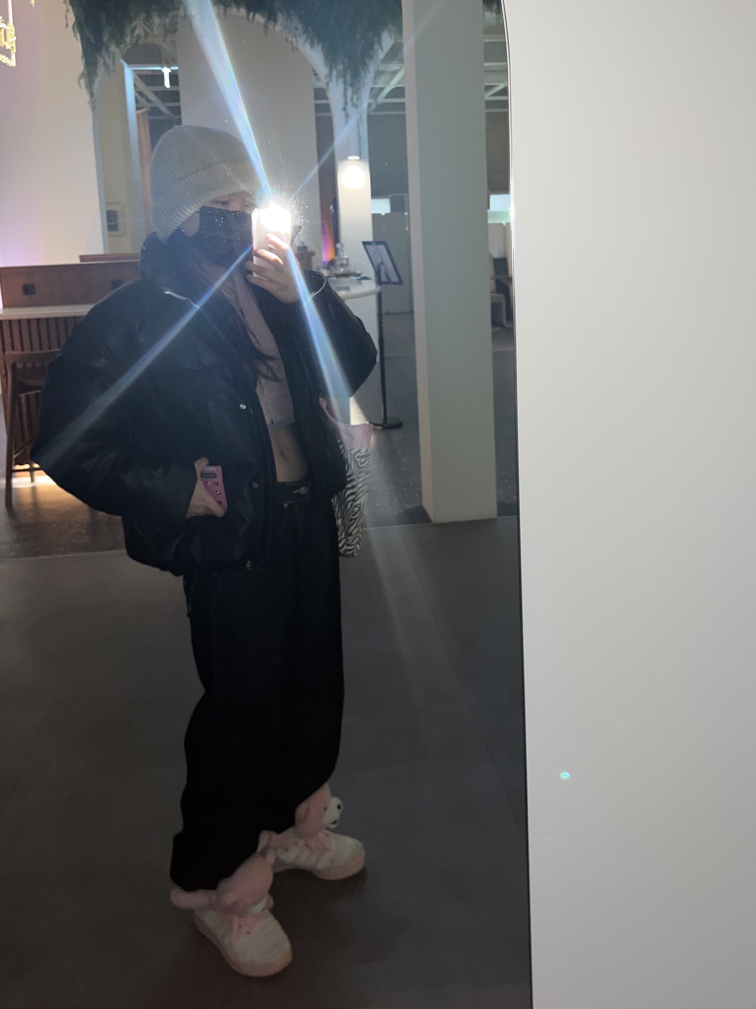 (@w.zoo) 님의 게시물 | KREAM