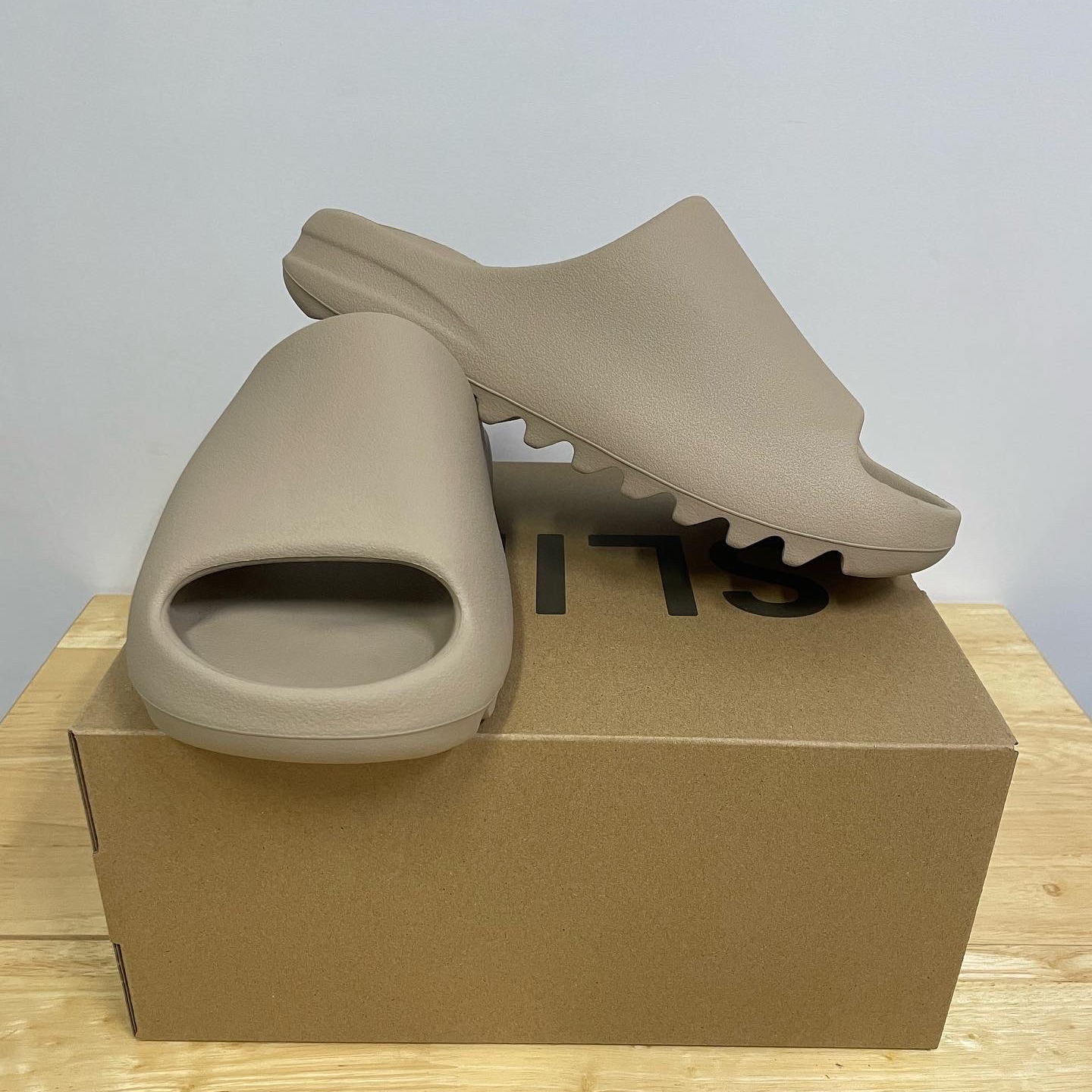 . (@dongkaha) 님의 게시물 | KREAM