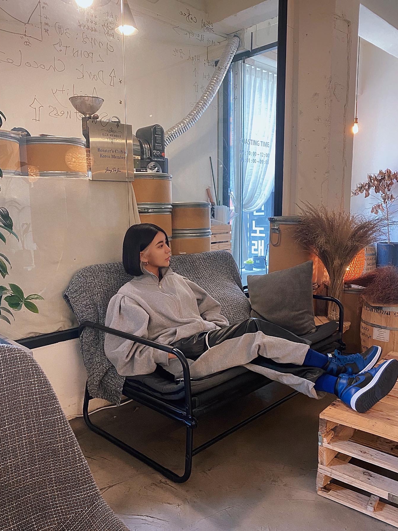 (@kimsia) 님의 게시물 | KREAM