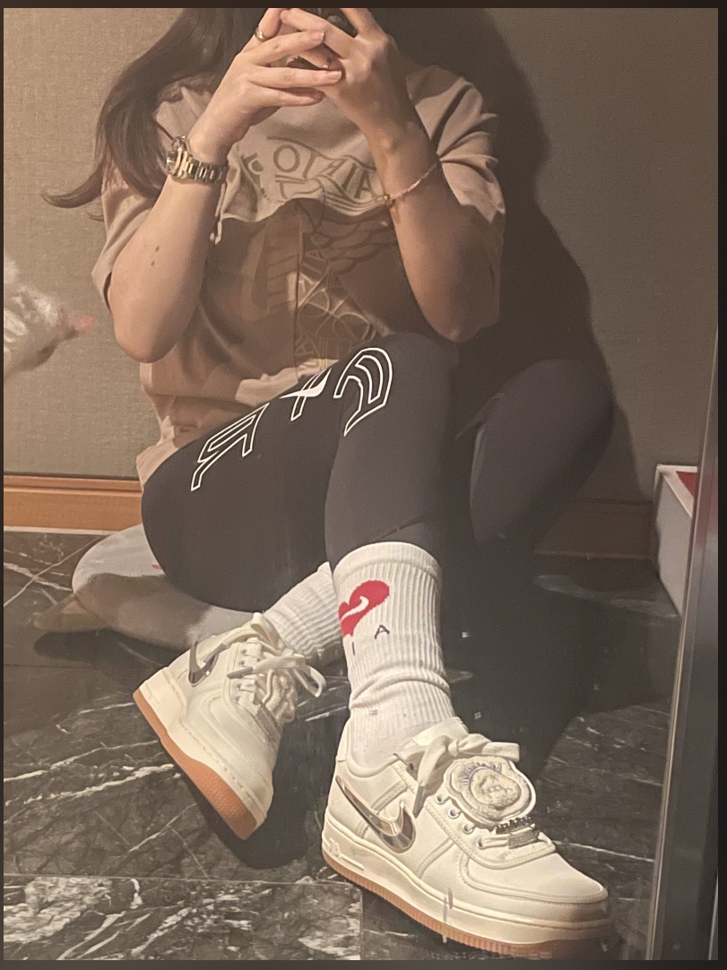 크르응 (@kikikizzz) 님의 게시물 | KREAM