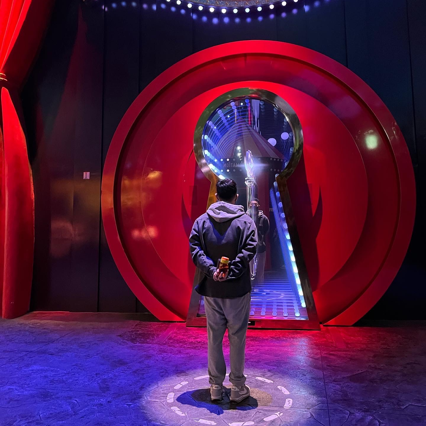 겜보이 (@gamboy) 님의 게시물 | KREAM