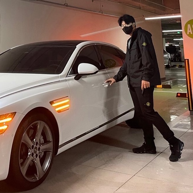 (@_jnkkk) 님의 게시물 | KREAM