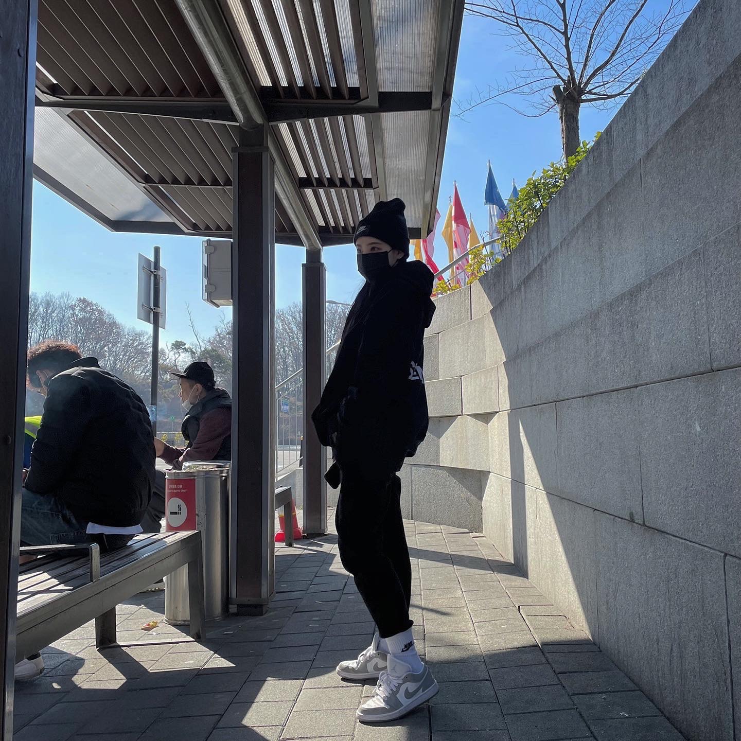 수댕 (@__s_jin__) 님의 게시물 | KREAM