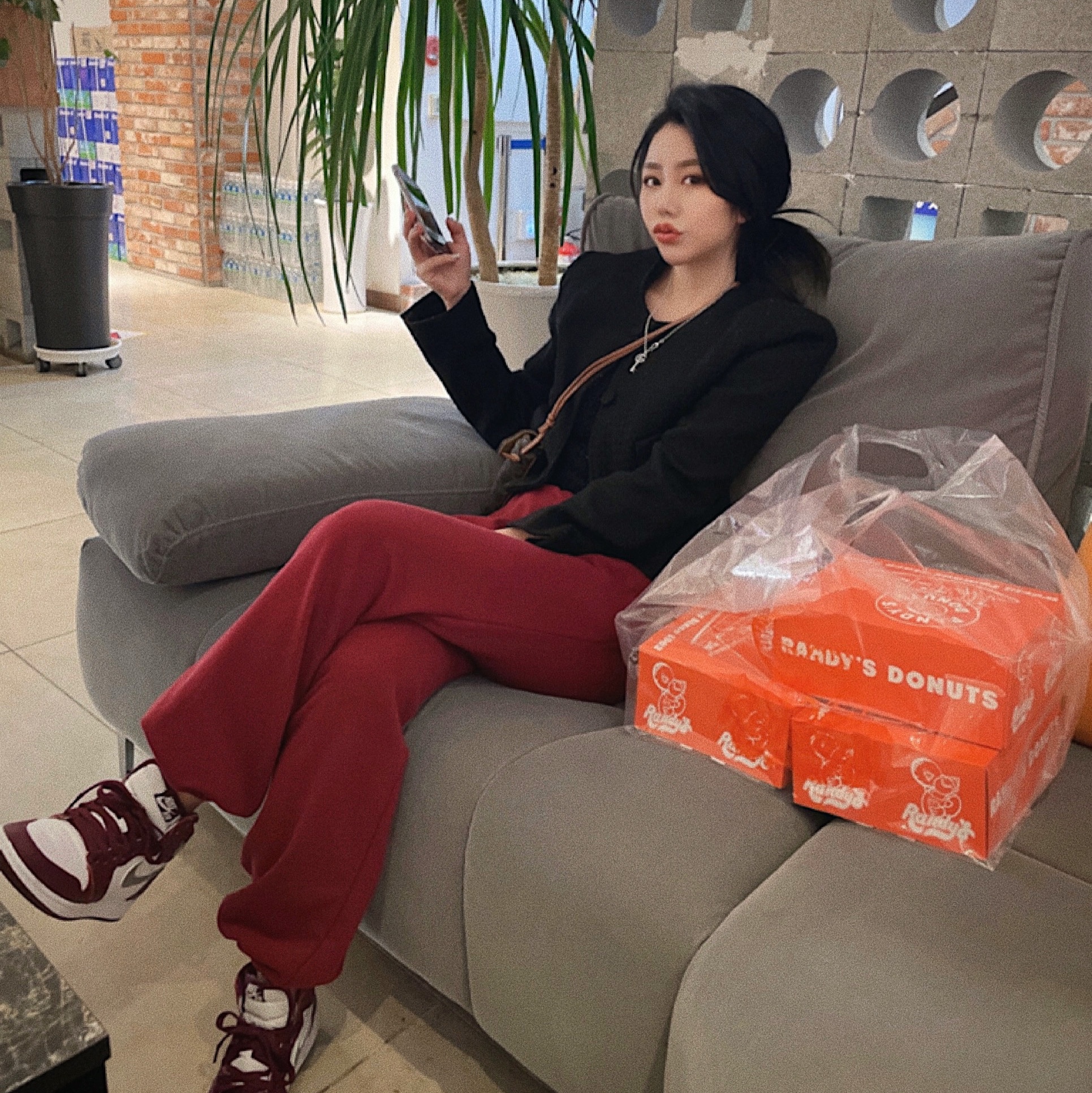 insta @h.aons (@h.aons) 님의 게시물 | KREAM