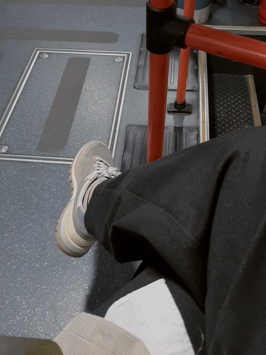 꿀주먹 (@ggooll_x2) 님의 게시물 | KREAM