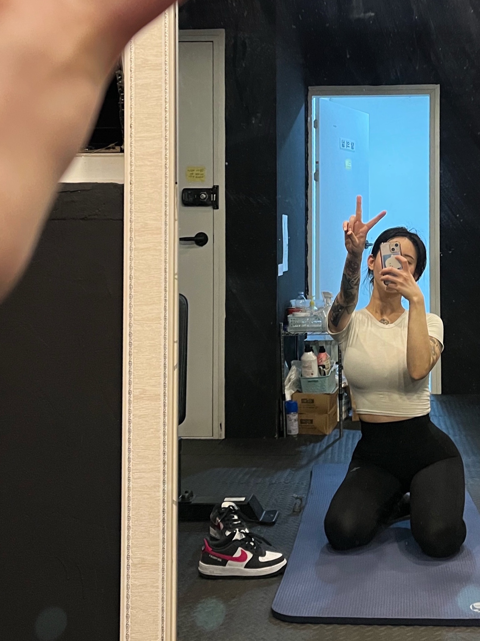 영이 (@august_54k) 님의 게시물 | KREAM