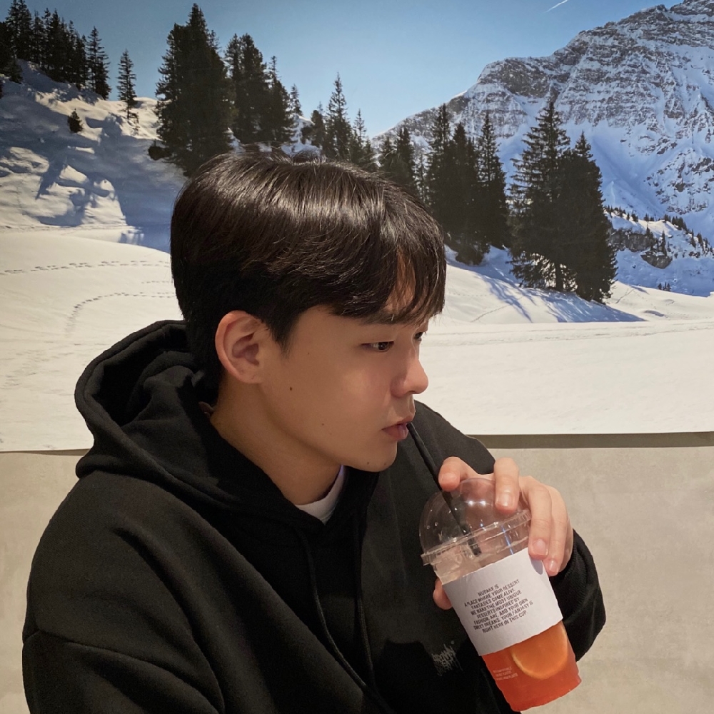 권민수 (@kicks__98) 님의 게시물 | KREAM