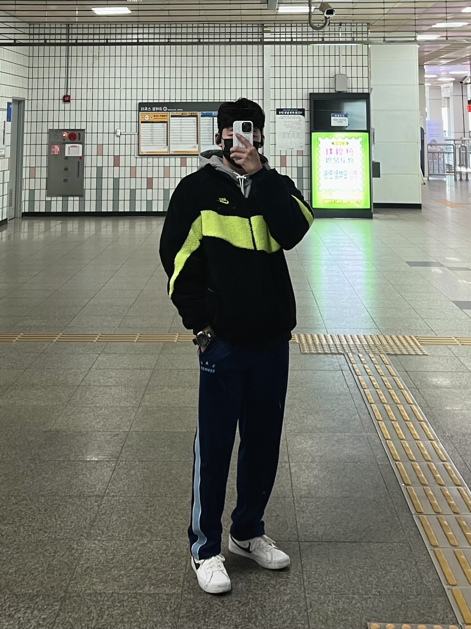 (@tech._.11) 님의 게시물 | KREAM