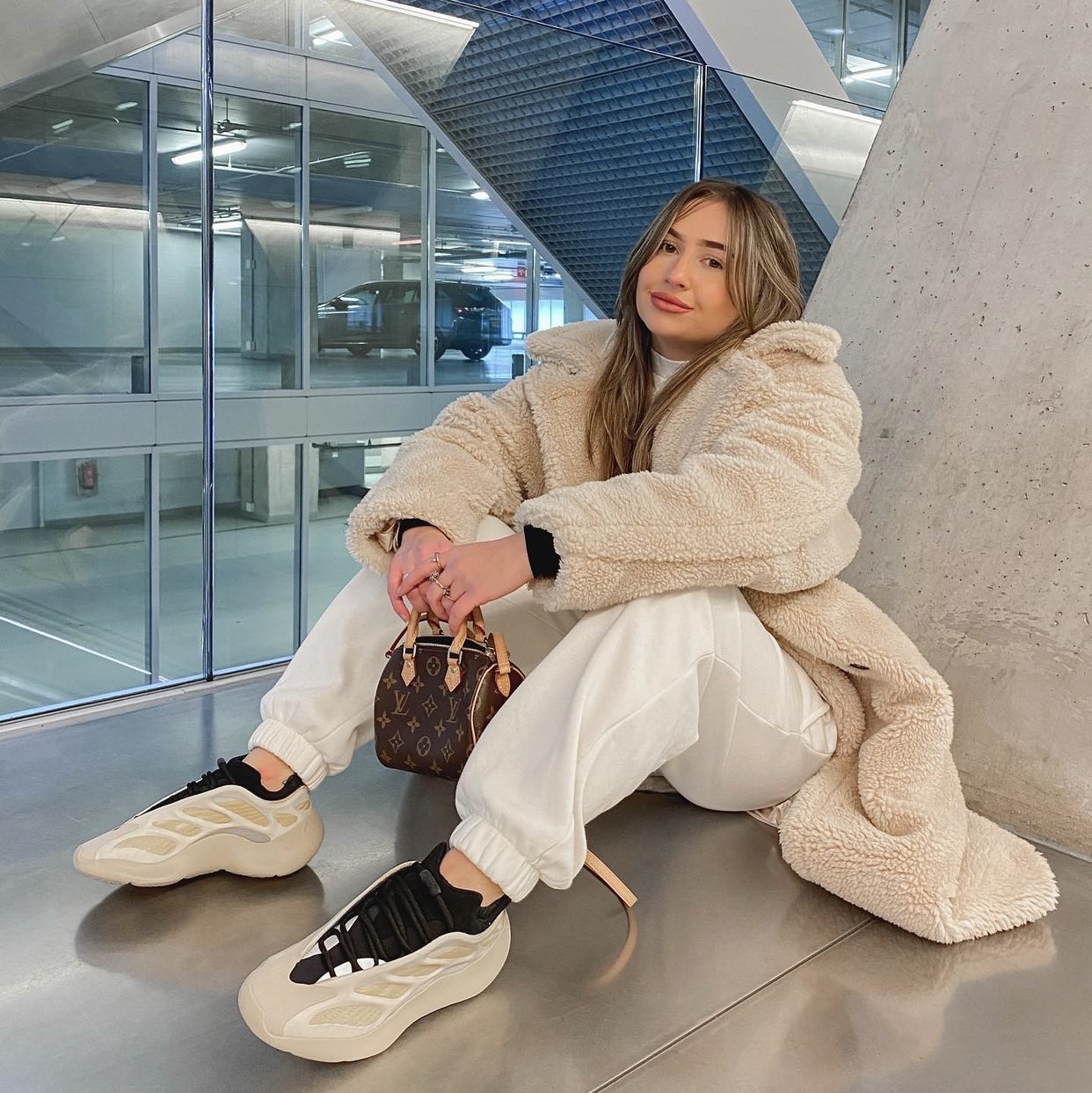 Video artist (@125iso) 님의 게시물 | KREAM