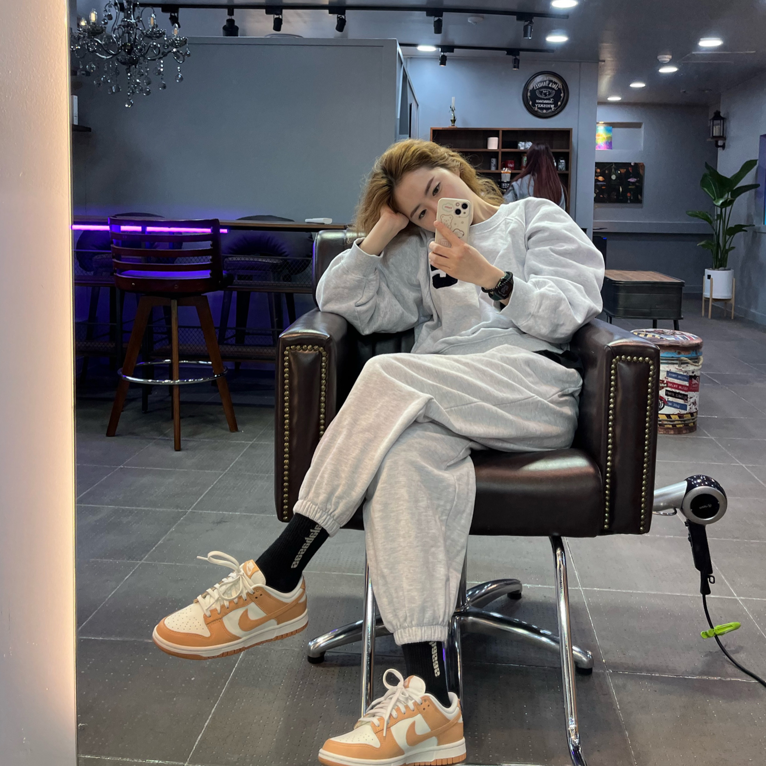 김민희 (@alslal_) 님의 게시물 | KREAM