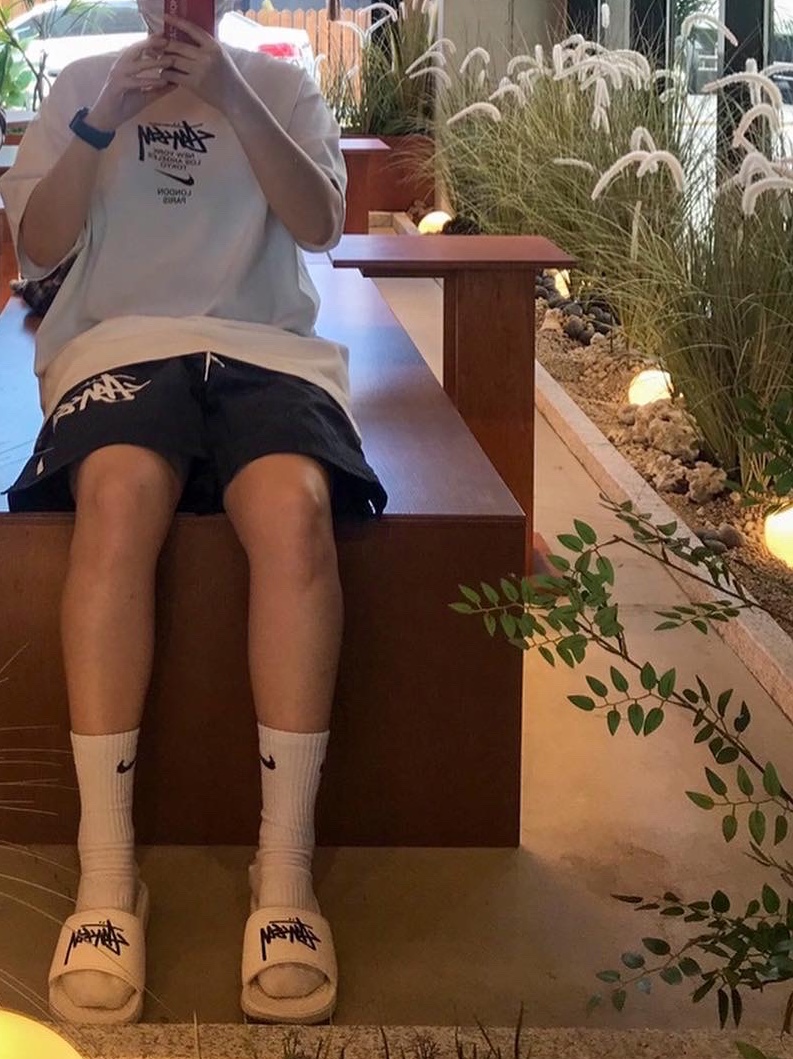 🐛 (@zi_ne) 님의 게시물 | KREAM