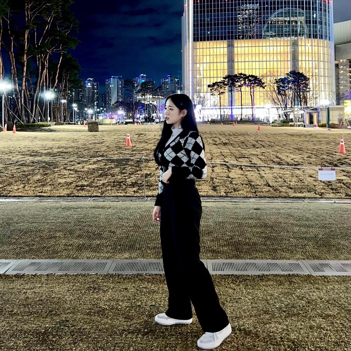 민주 (@ming._.1000) 님의 게시물 | KREAM