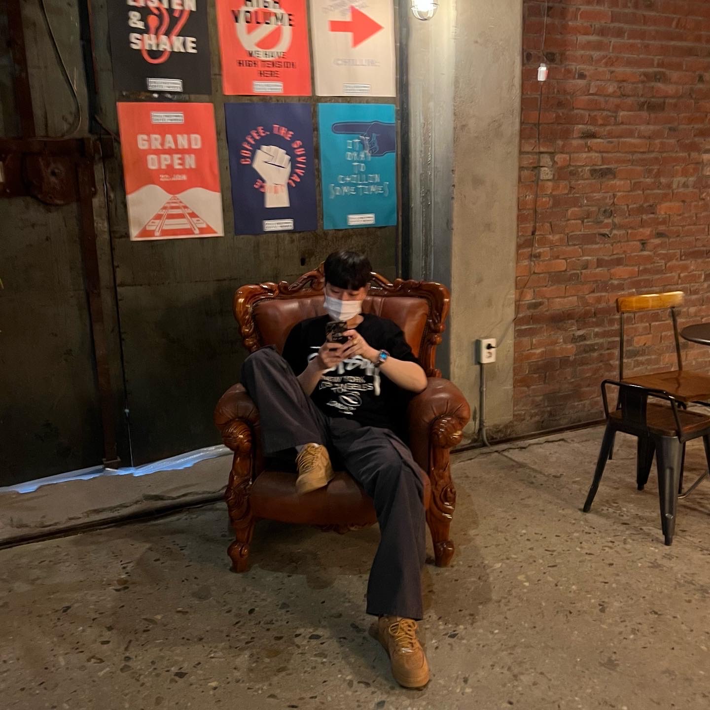 김정현 (@j.___.hyeon) 님의 게시물 | KREAM