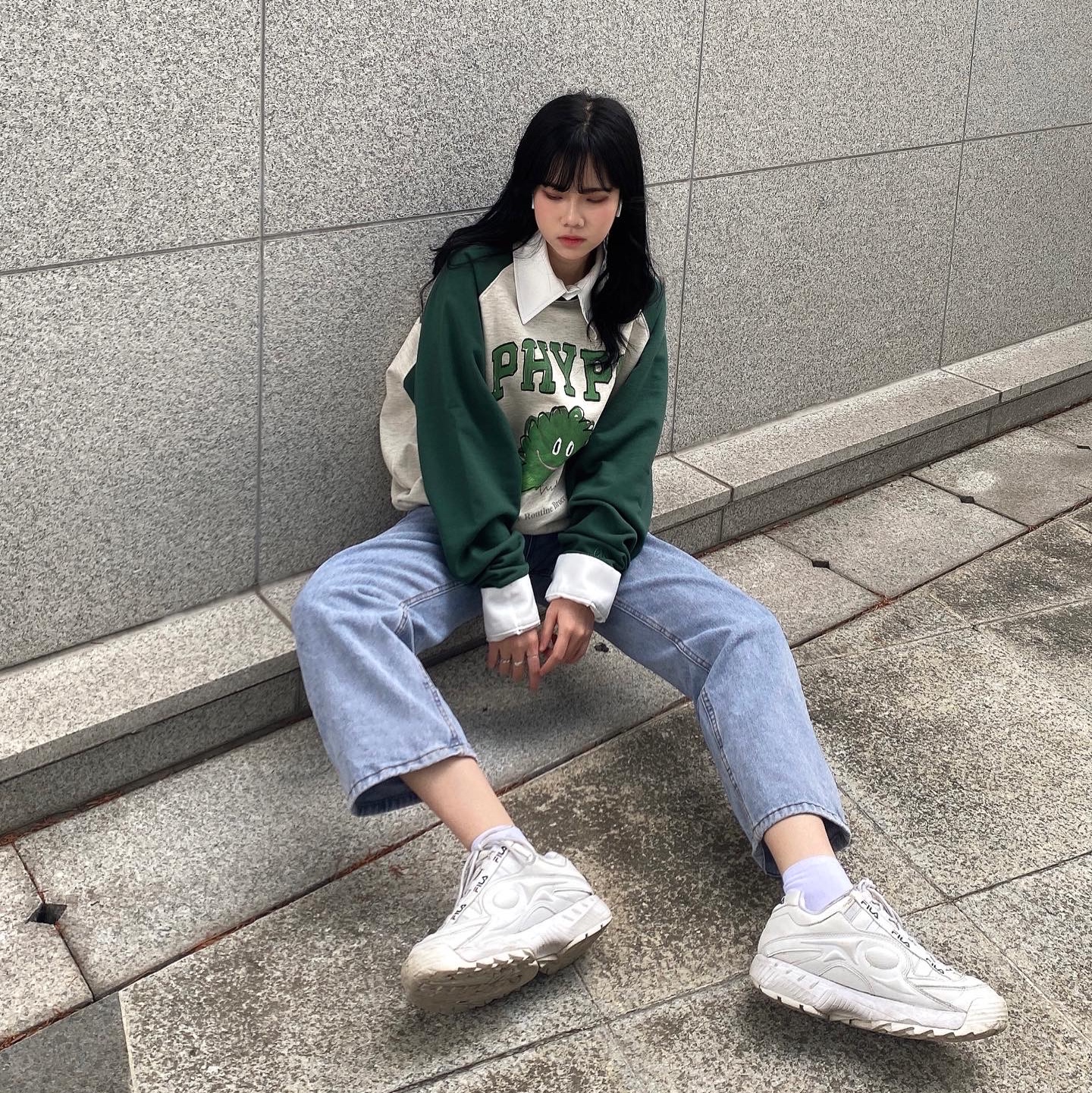 성령 (@momoeis) 님의 게시물 | KREAM