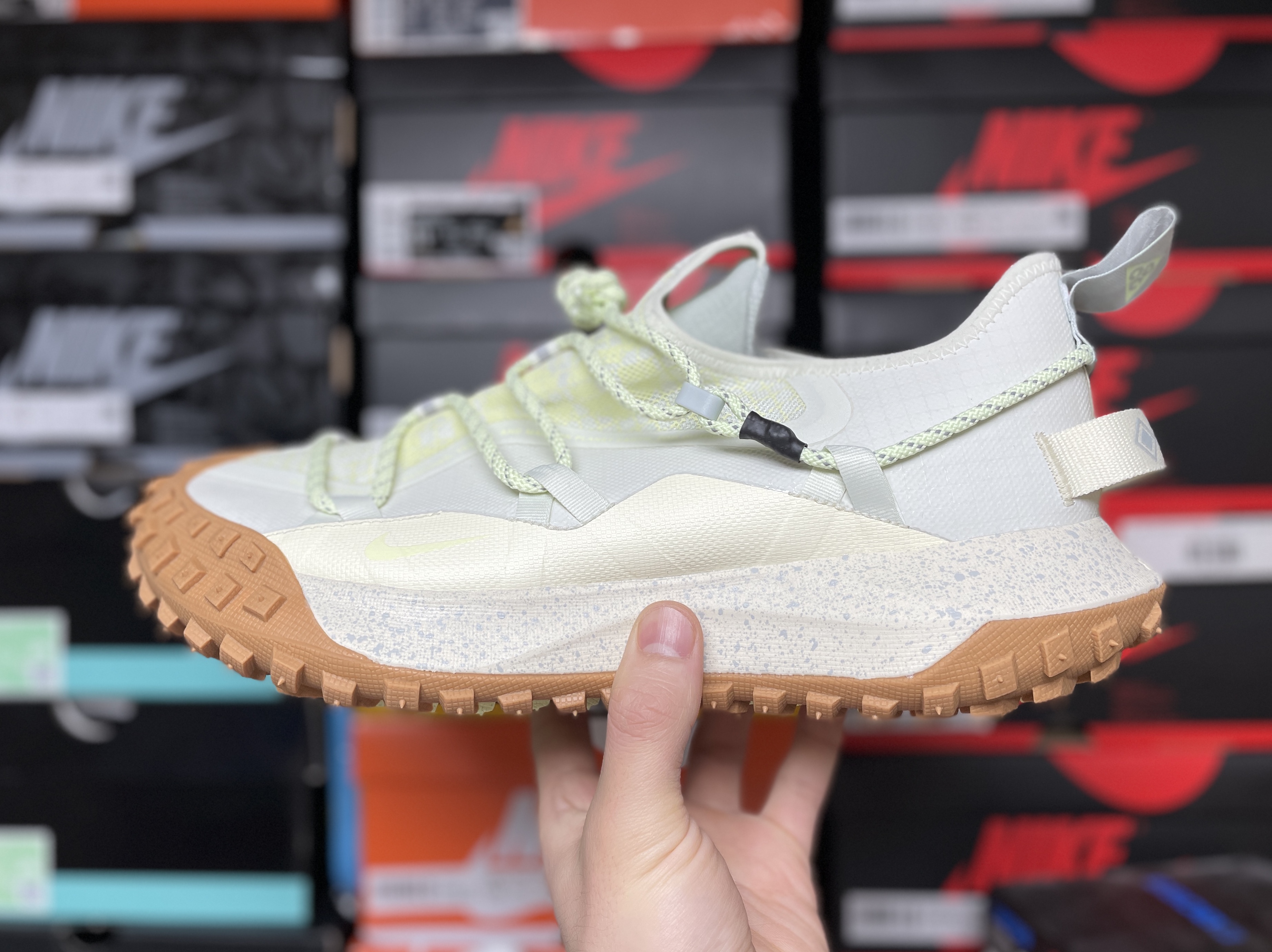 @sneakers__) 님의 게시물 | KREAM