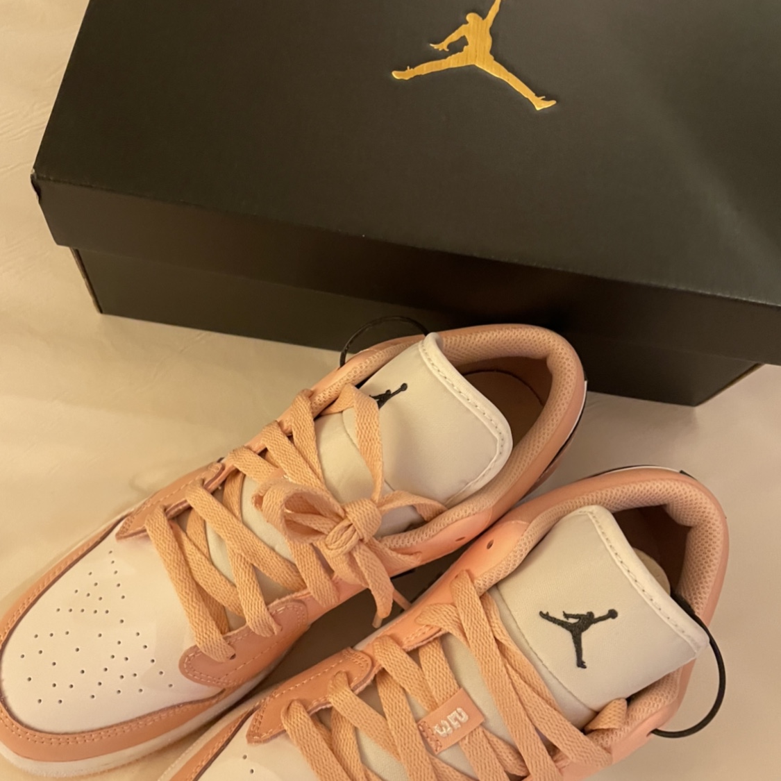 미연 (@momo__ne__) 님의 게시물 | KREAM