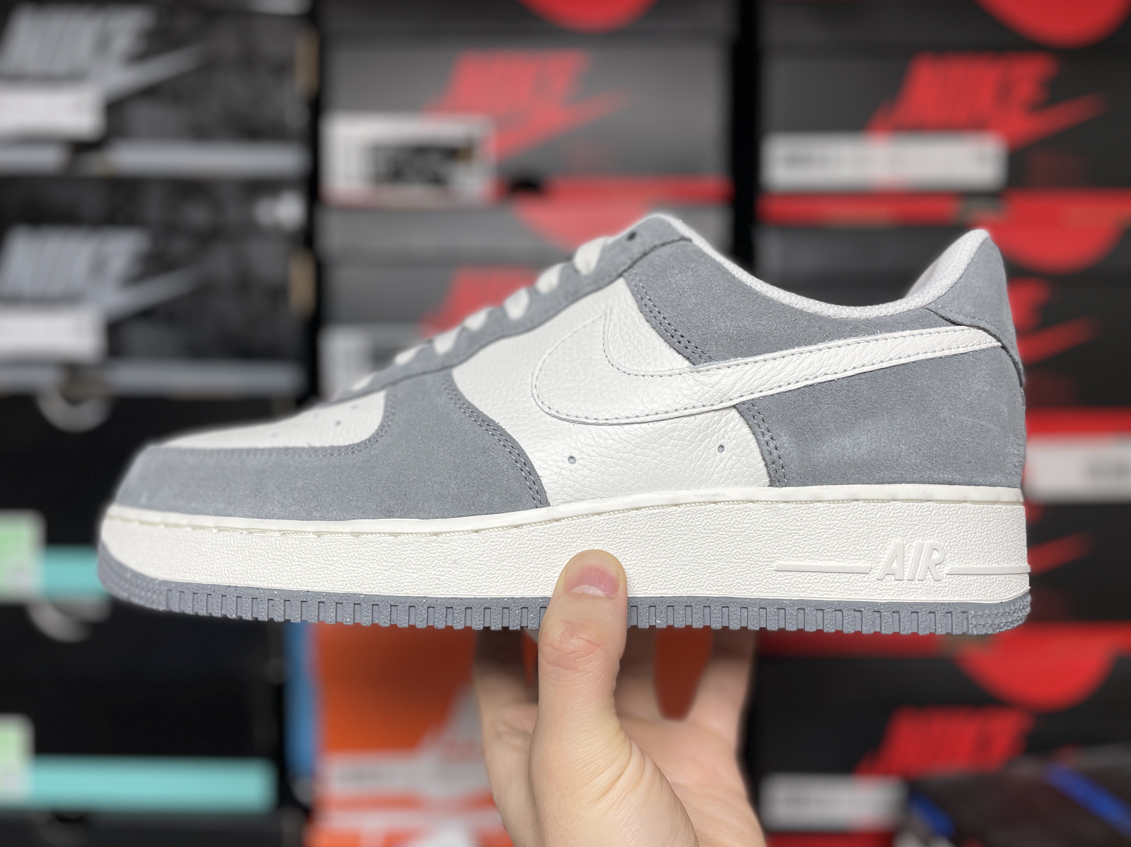 @sneakers__) 님의 게시물 | KREAM