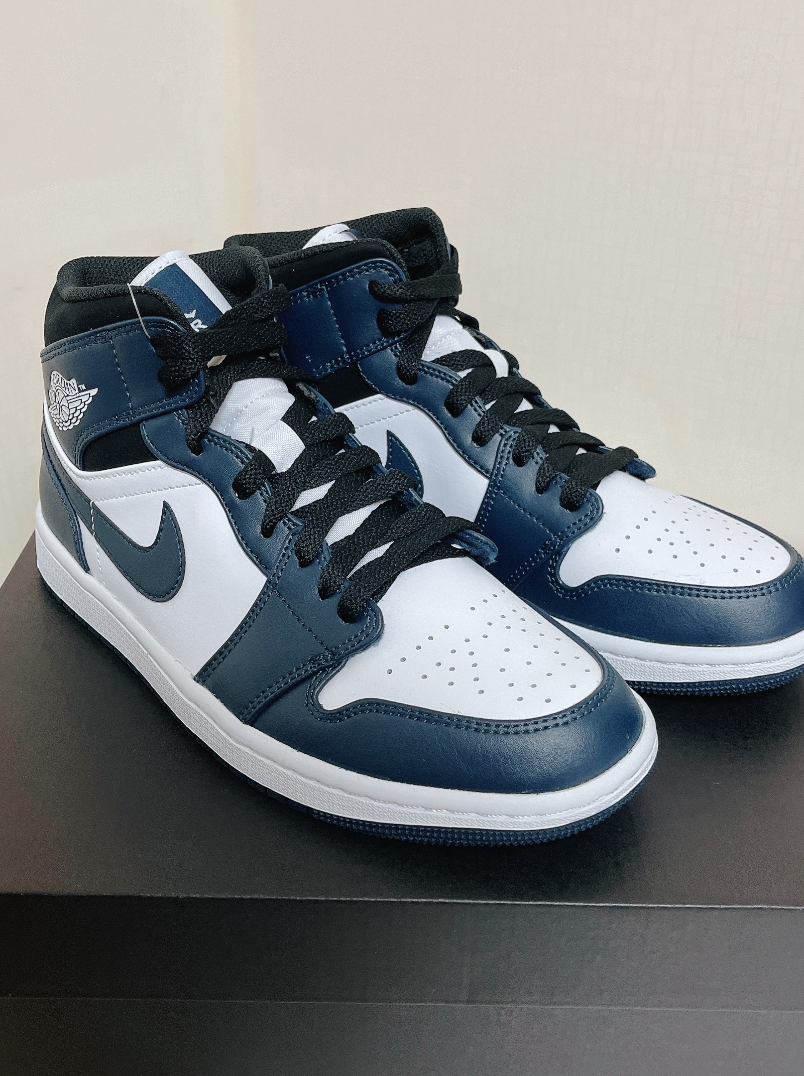 JH M (@penguinman) 님의 게시물 | KREAM