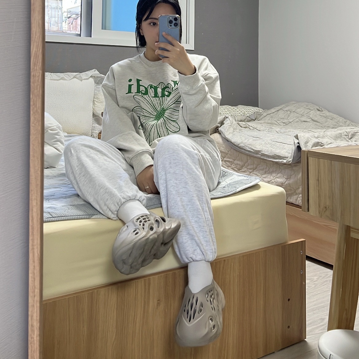 현진🐣 (@hj_kkk) 님의 게시물 | KREAM