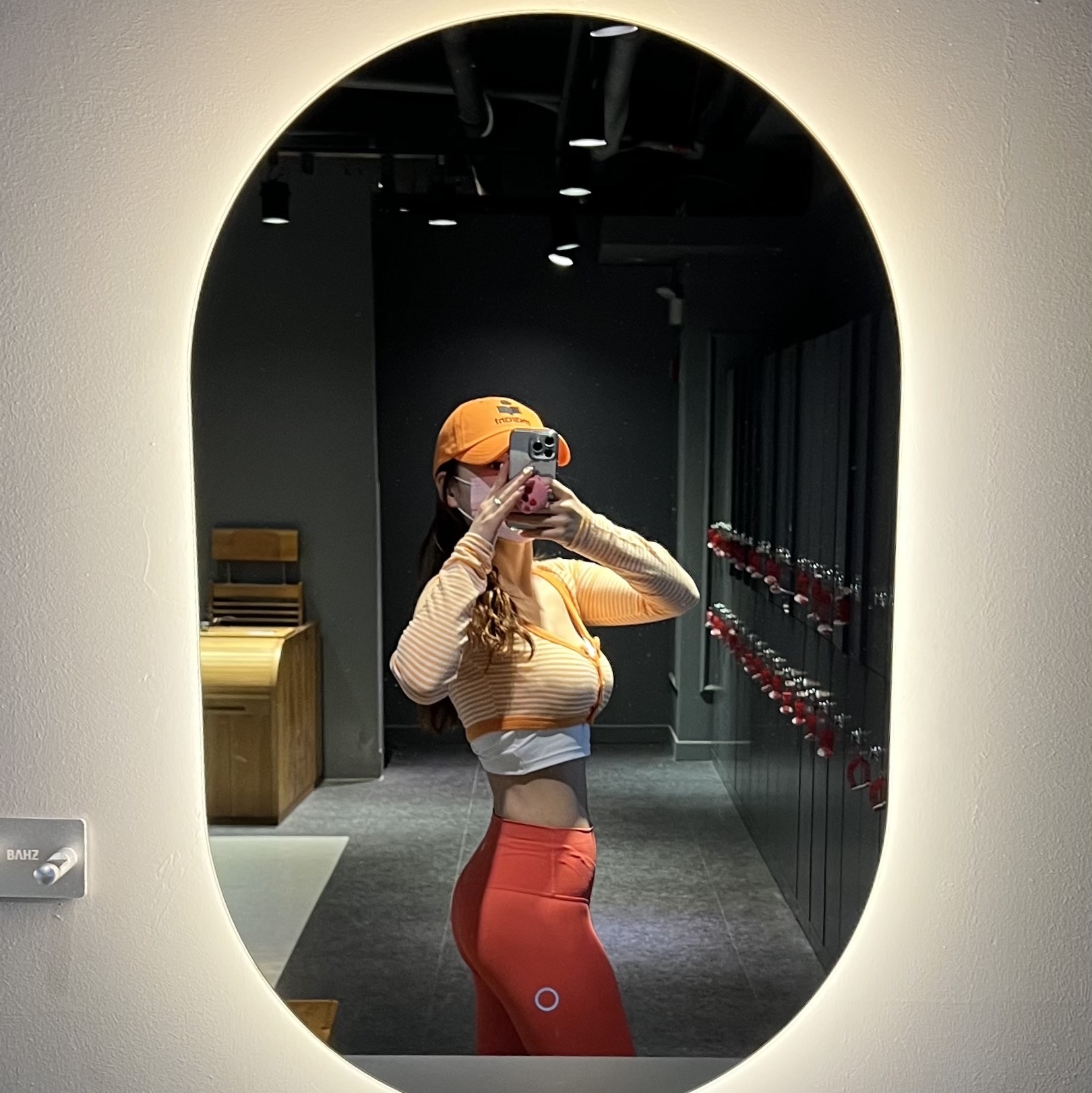 꿀벌이🐝 이지유 (@amelia_v) 님의 게시물 | KREAM