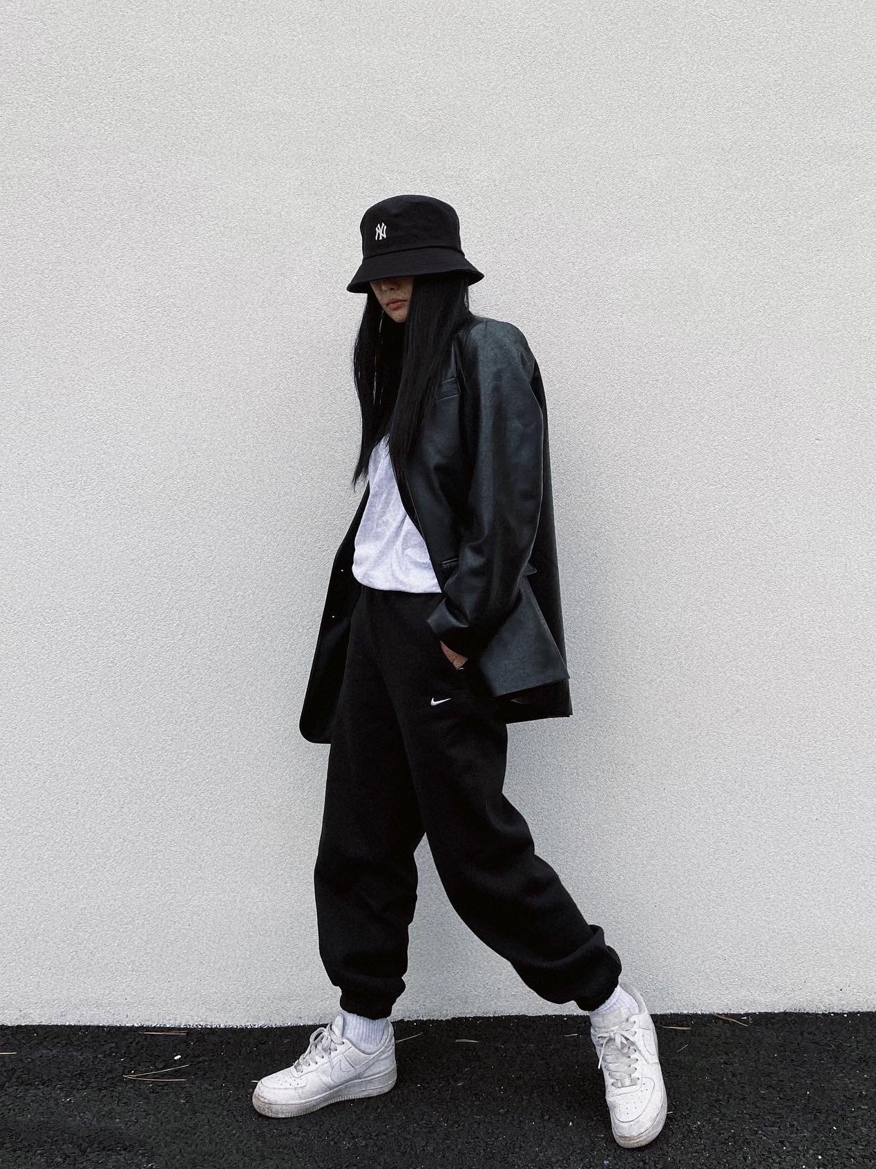 (@_hj1114) 님의 게시물 | KREAM