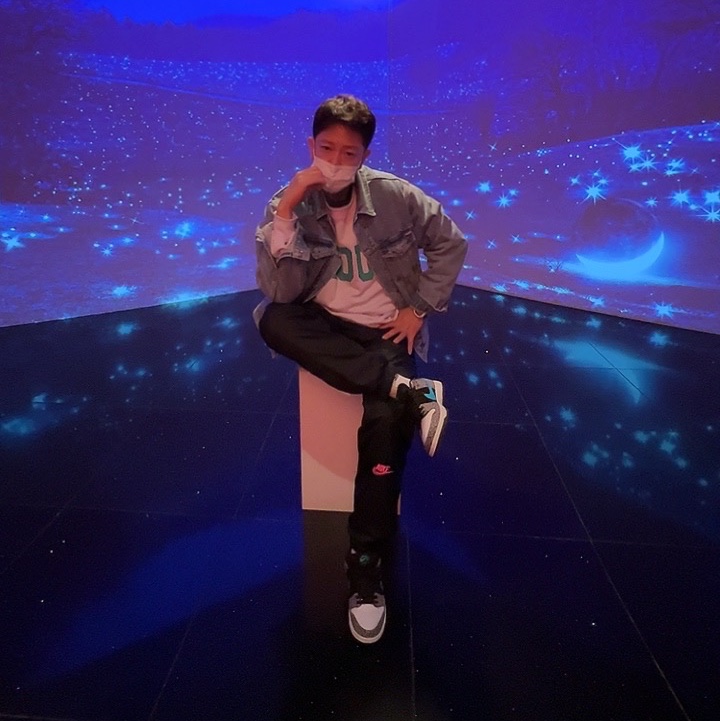 JJang_Gu (@moment) 님의 게시물 | KREAM