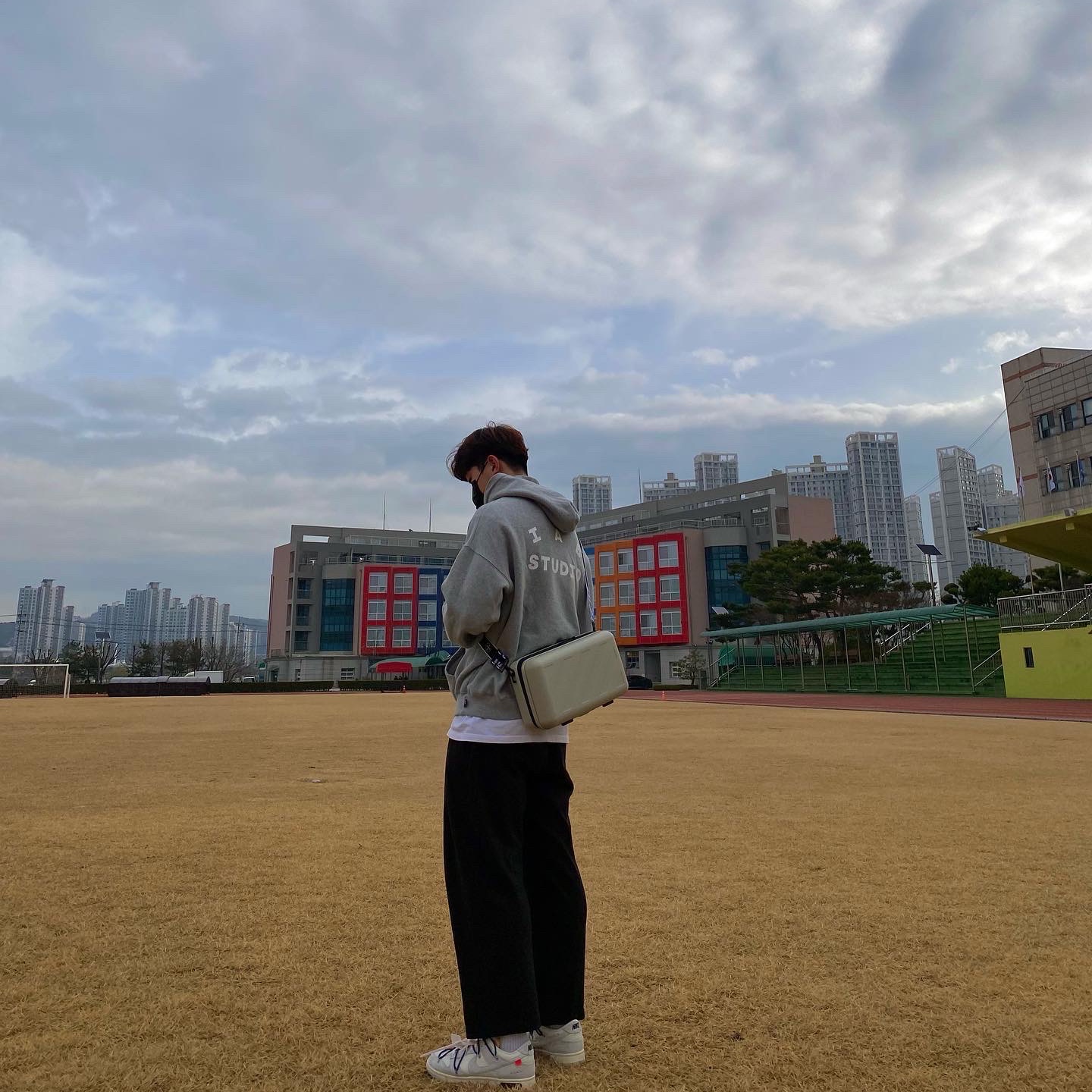 박선우 (@sun._.wooo_) 님의 게시물 | KREAM