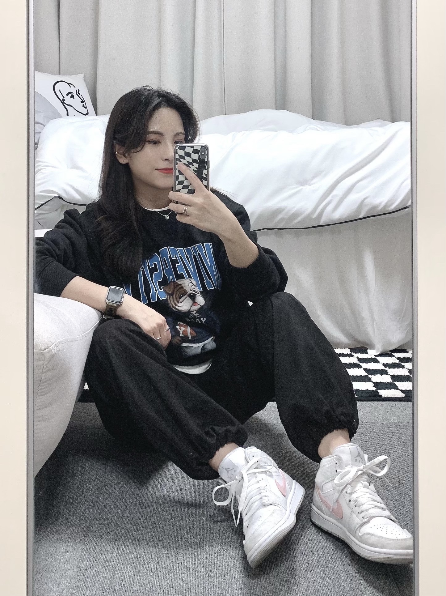 #𝘥𝘢𝘪𝘭𝘺𝘭𝘰𝘰𝘬 💙🖤🤍 (@_hyeee) 님의 게시물 | KREAM