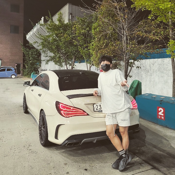 정창용 (@jjj_yong_) 님의 게시물 | KREAM