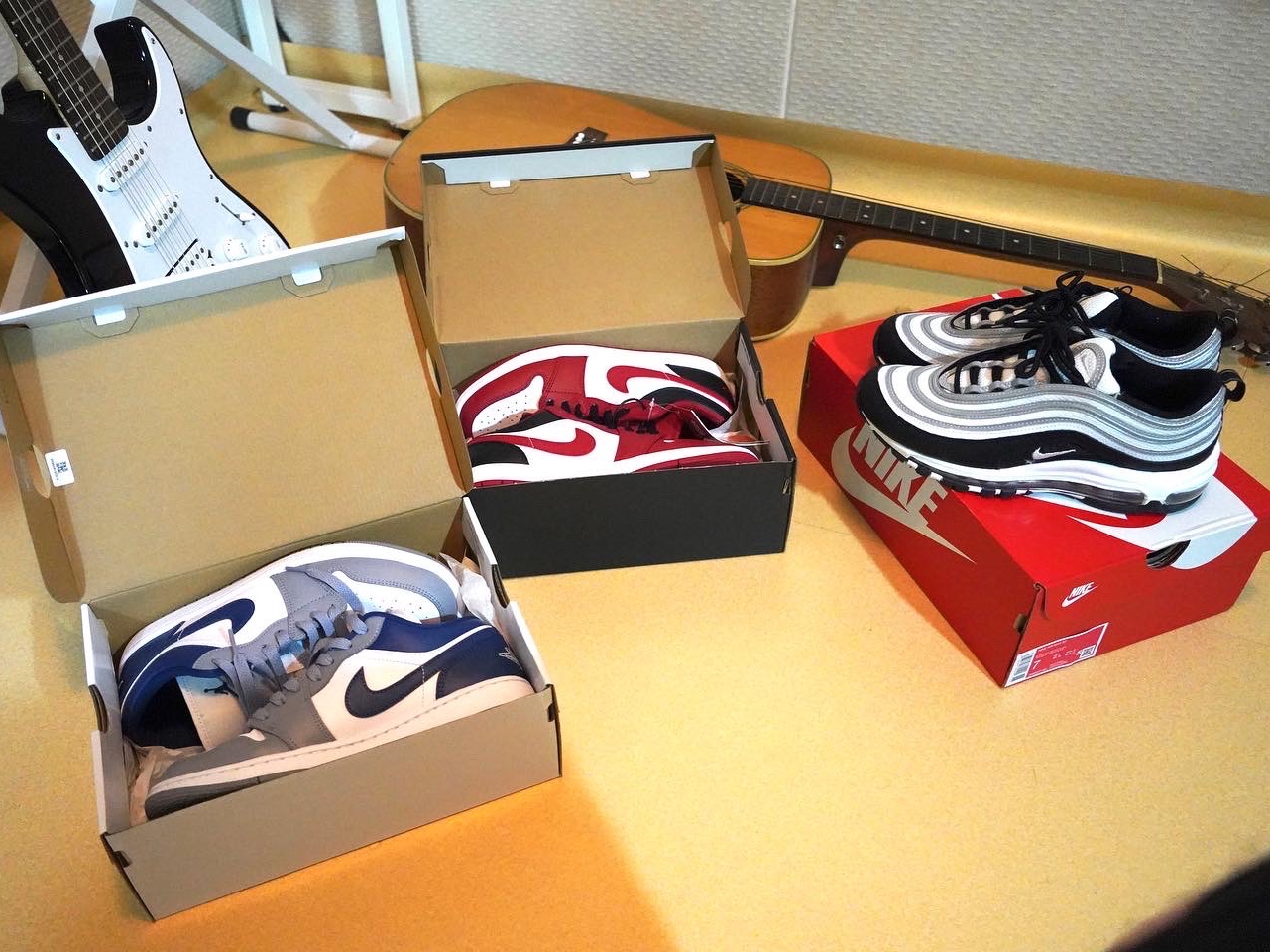 acoustic1002 (@acoustic_1002) 님의 게시물 | KREAM