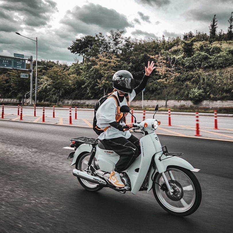 녀니 (@jy.90) 님의 게시물 | KREAM