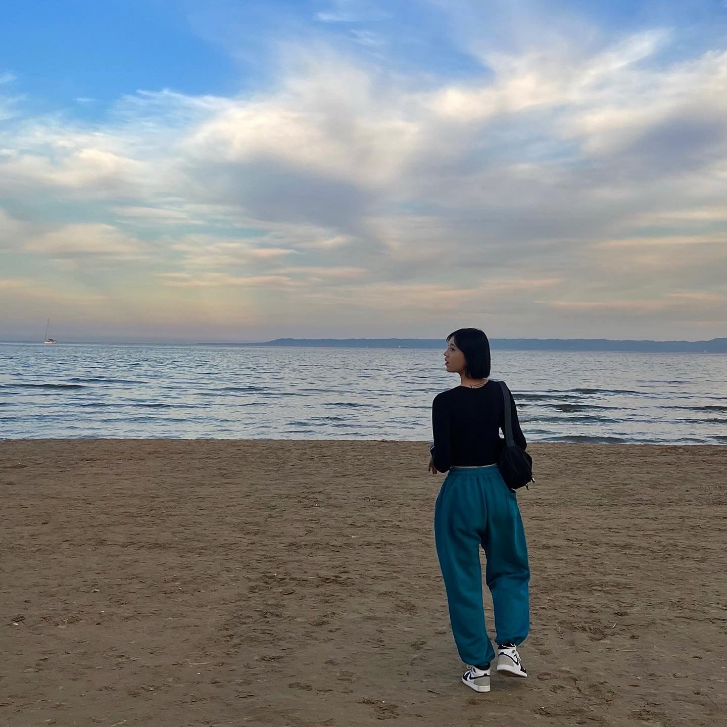 똥쟁 (@170.3kg) 님의 게시물 | KREAM