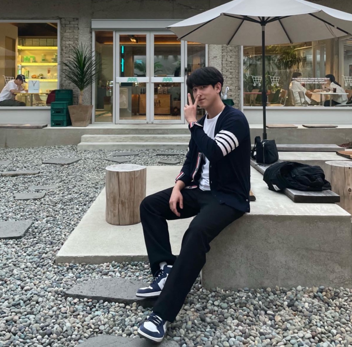 곰탱이 (@hun.__.2) 님의 게시물 | KREAM