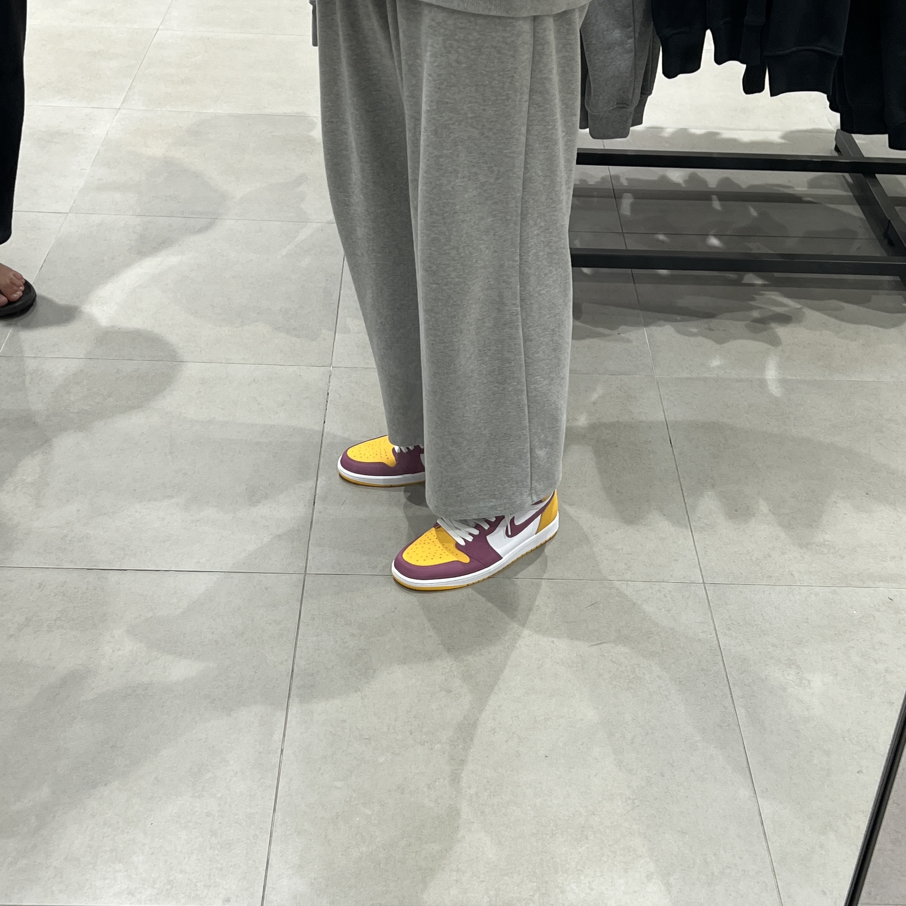 이원희 (@ash_luenah) 님의 게시물 | KREAM