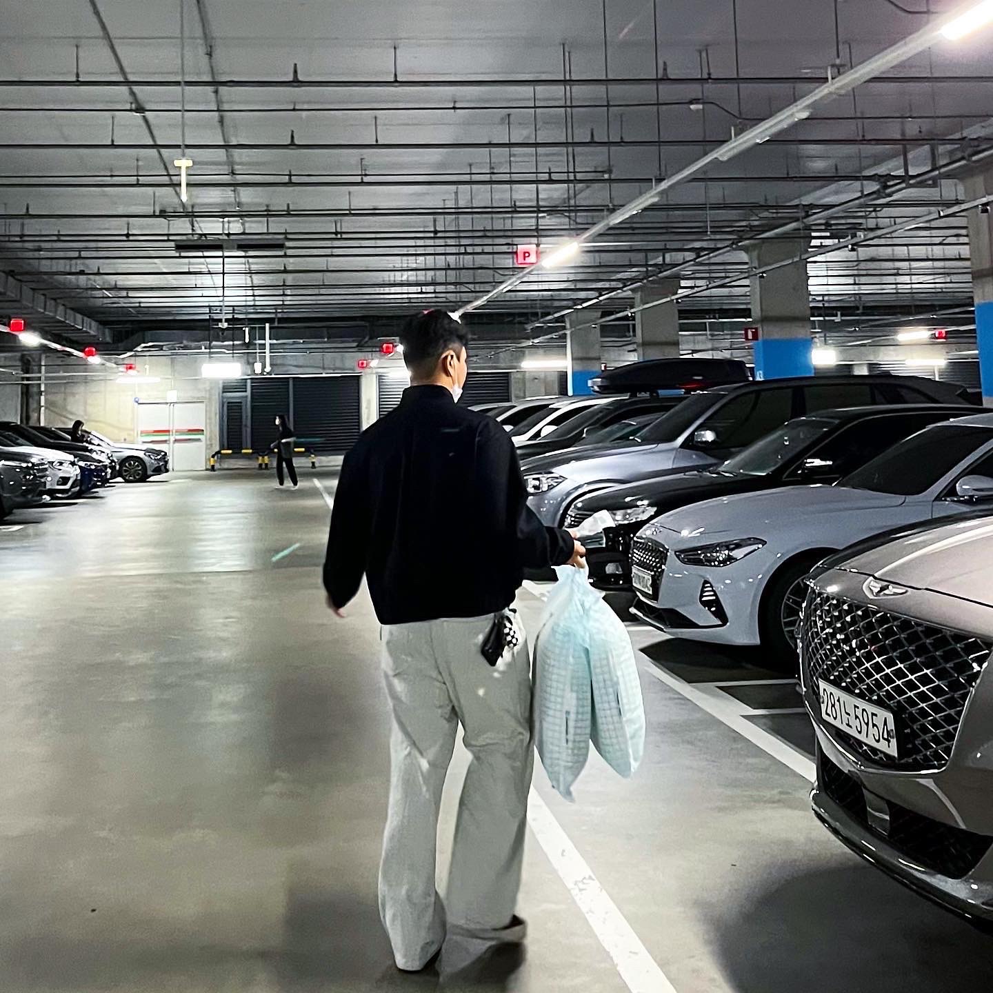 광어 (@kwange0) 님의 게시물 | KREAM