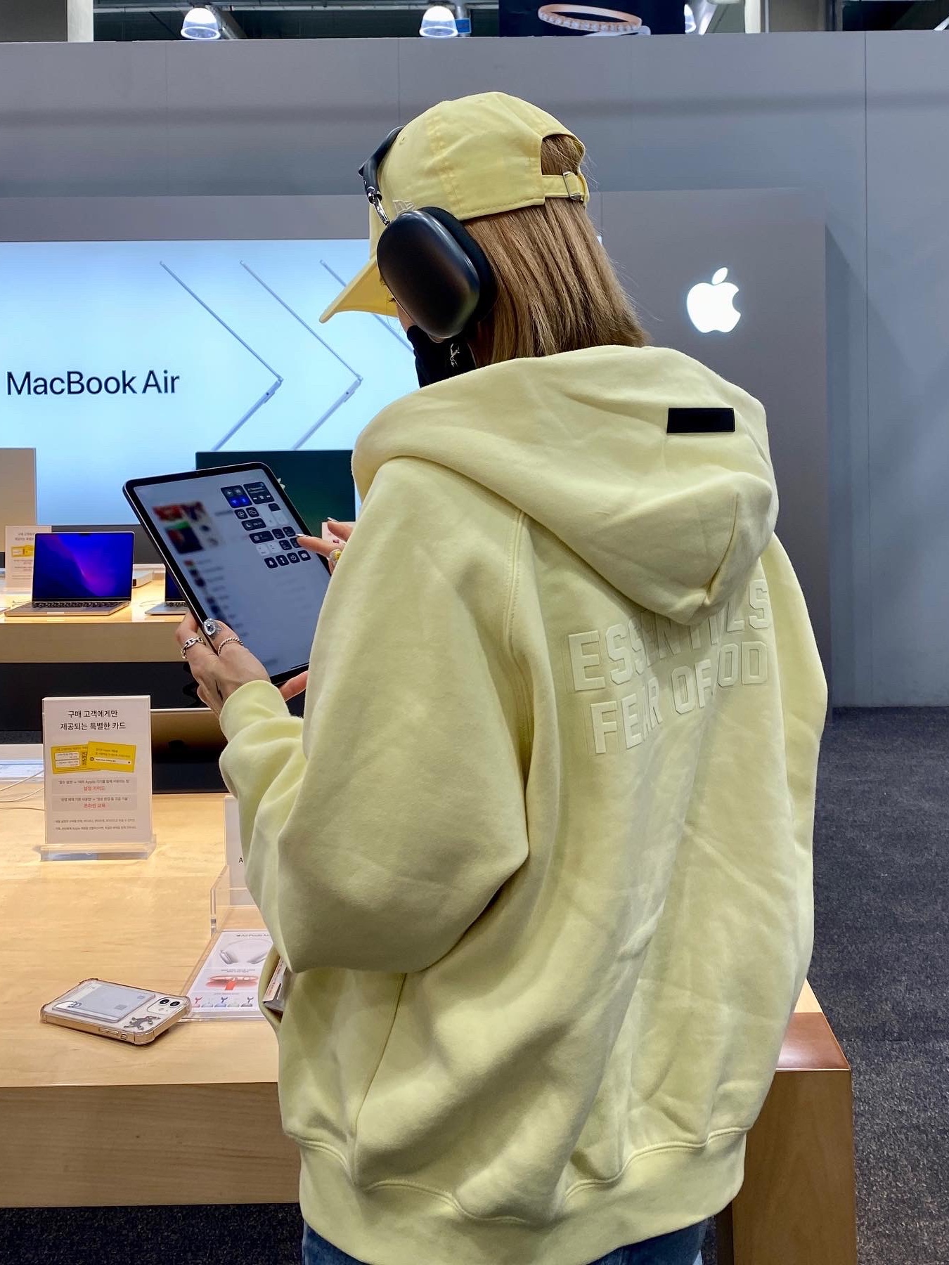 (@minibadgirl) 님의 게시물 | KREAM