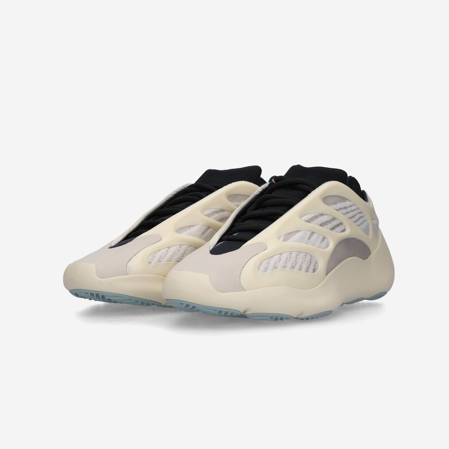 아디다스 이지 700 V3 아자엘 2022/2023 | KREAM