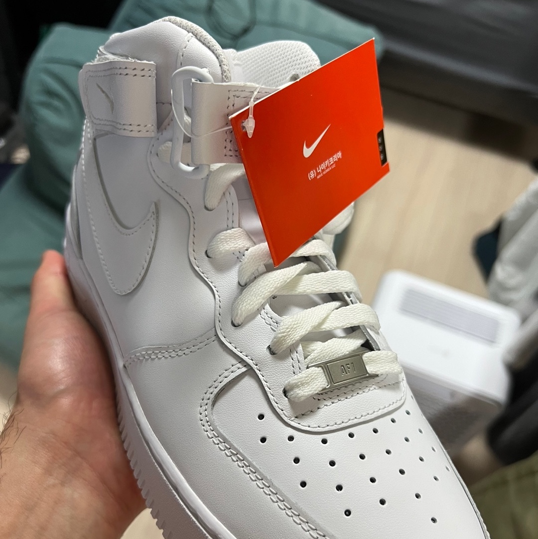 강인욱 (@i_wook) 님의 게시물 | KREAM