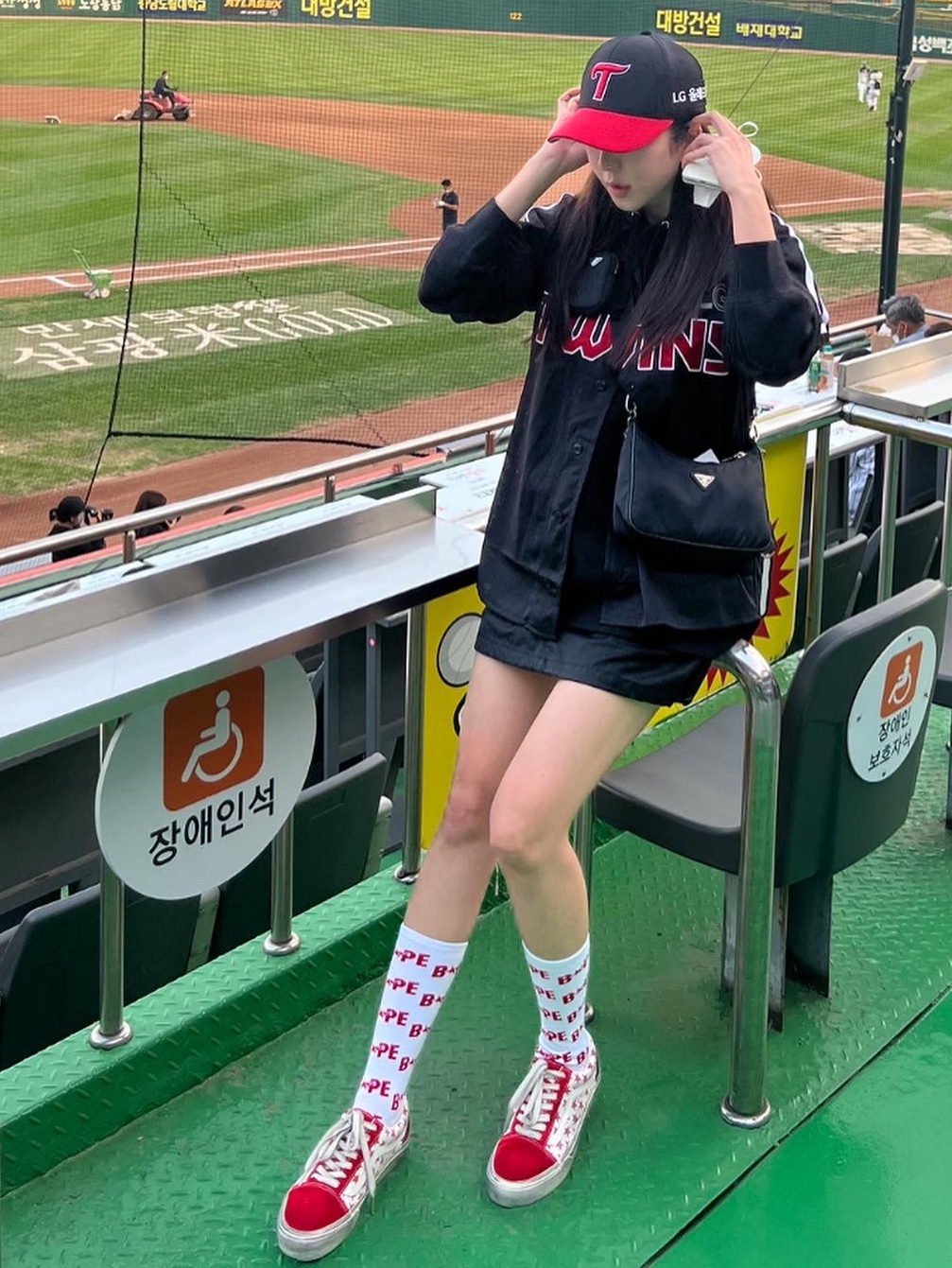 (@uu_love) 님의 게시물 | KREAM