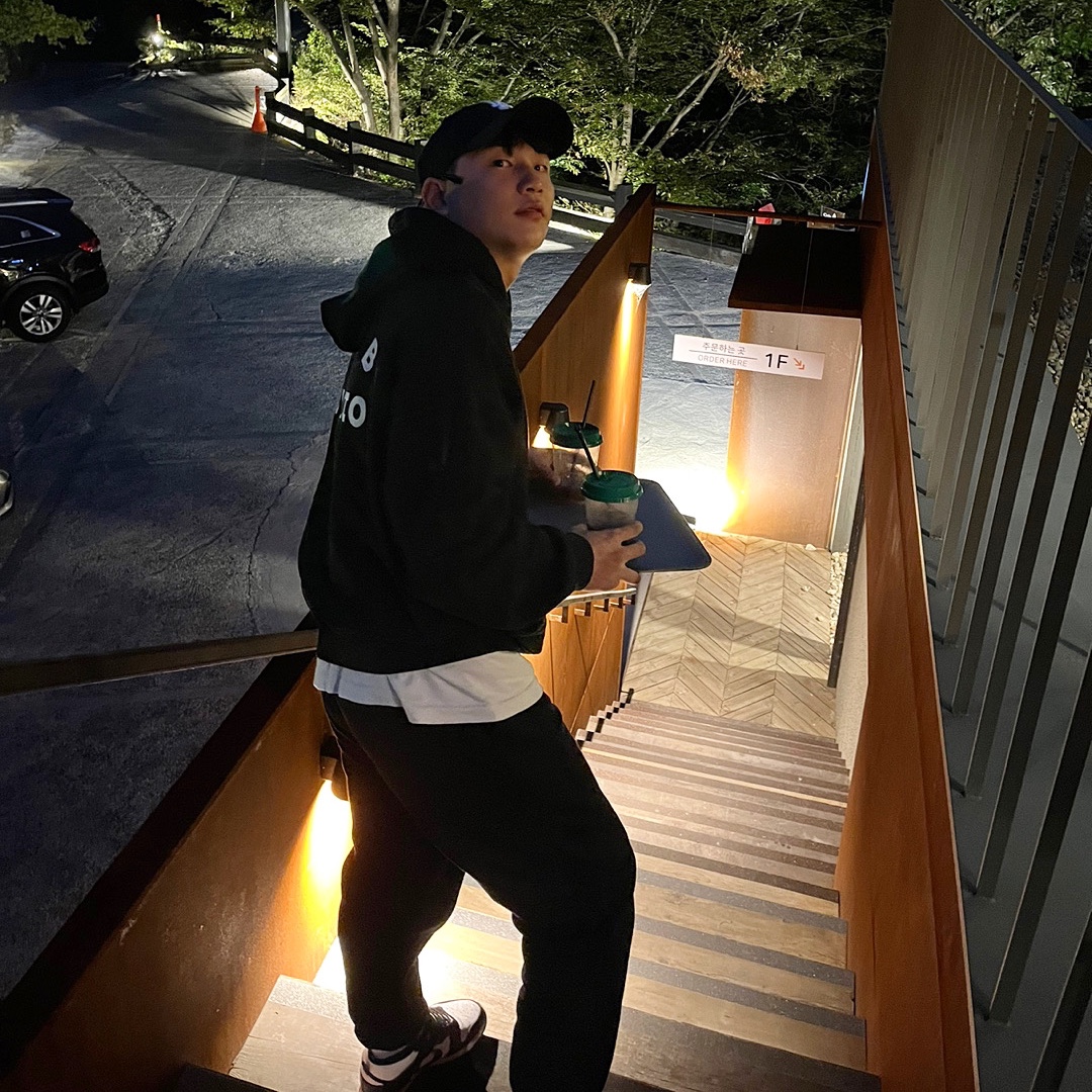 강혁 (@feed__ing) 님의 게시물 | KREAM