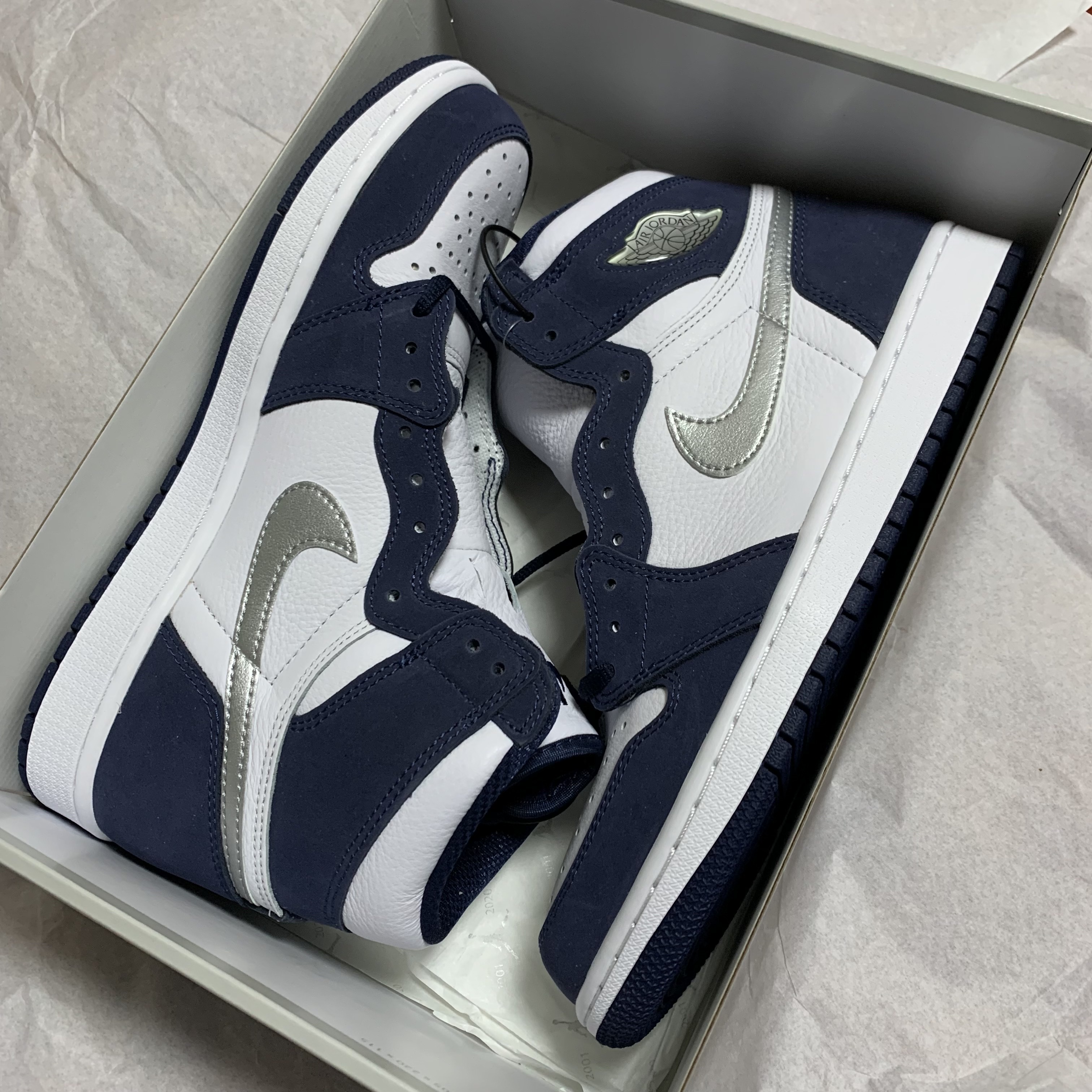 동우 (@dong_woo.o) 님의 게시물 | KREAM