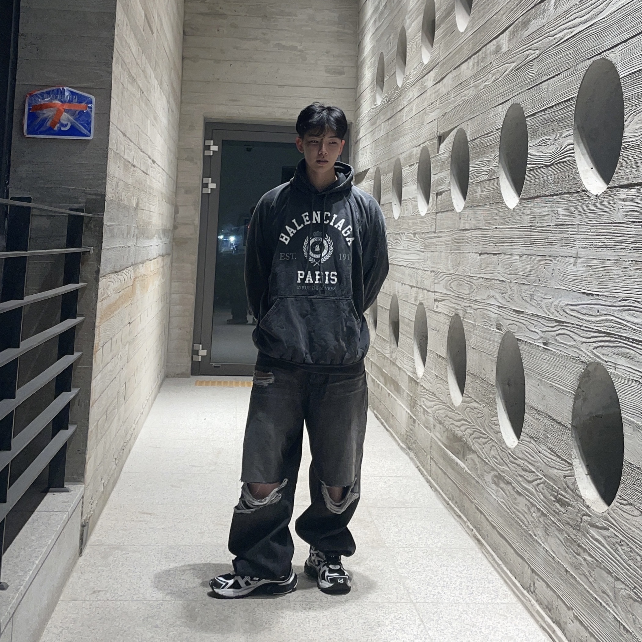 gun.w0_0 (@gun.w0_0) 님의 게시물 | KREAM