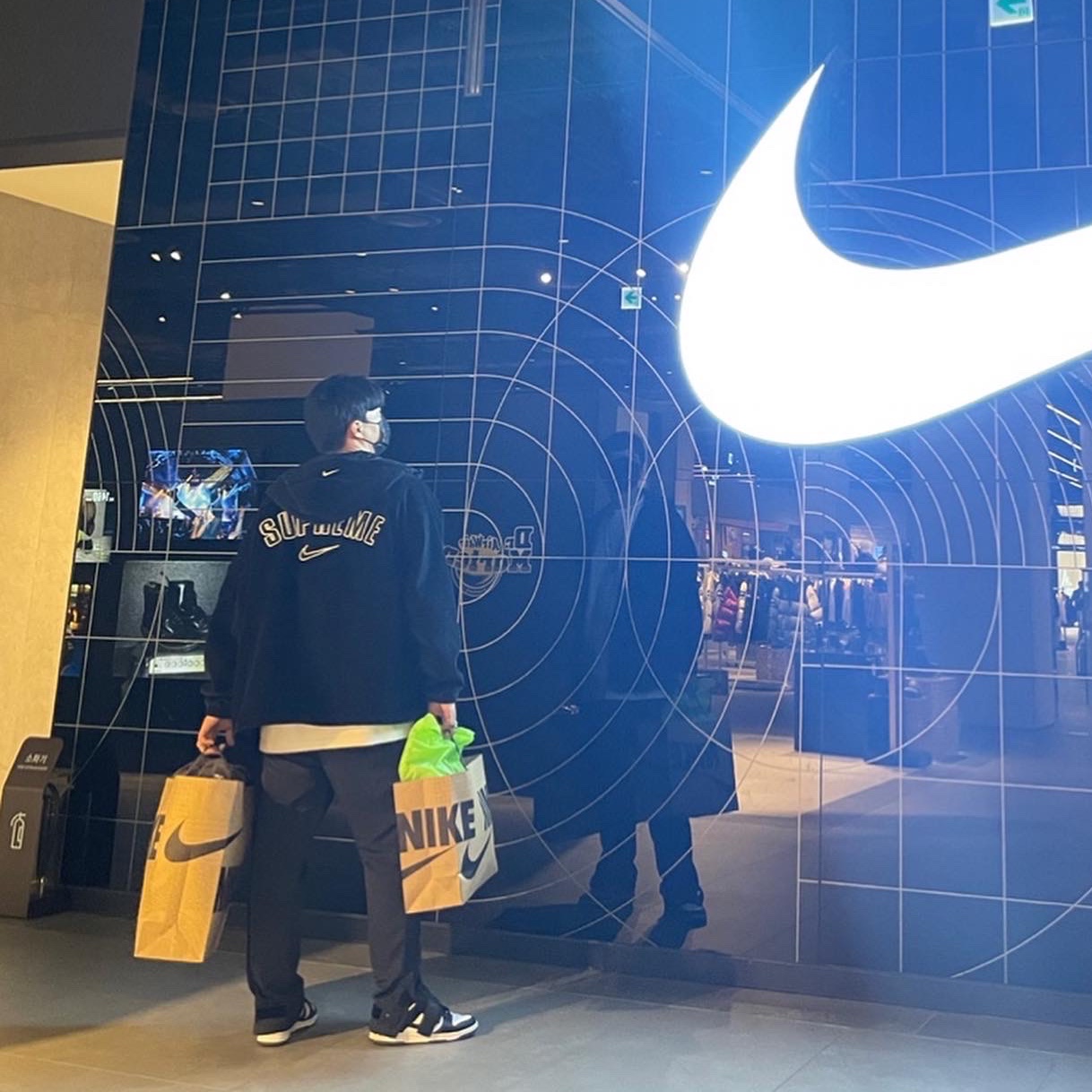 (@_jnkkk) 님의 게시물 | KREAM