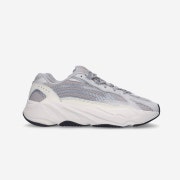 아디다스 이지 부스트 700 V2 스태틱 2022 | KREAM